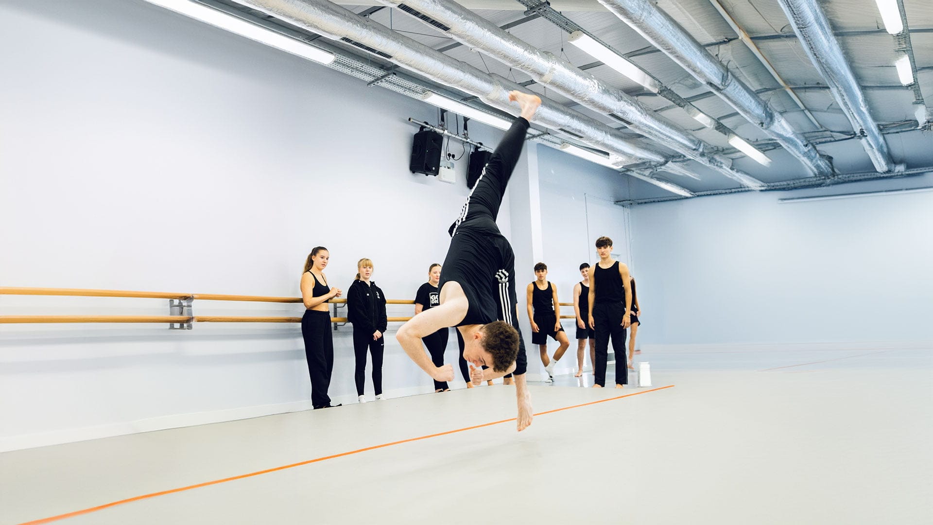 Stage Acrobatics - Arts1 School of Performance
